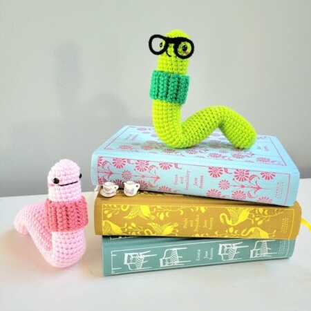 10+ cute patterns for crochet worry worms - Zamiguz Handmade