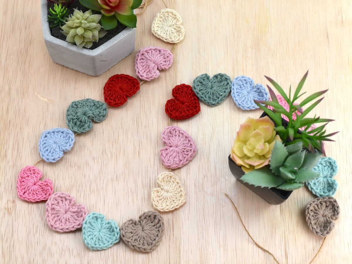 Simple Crochet Heart Pattern | 2 sizes - Zamiguz Handmade