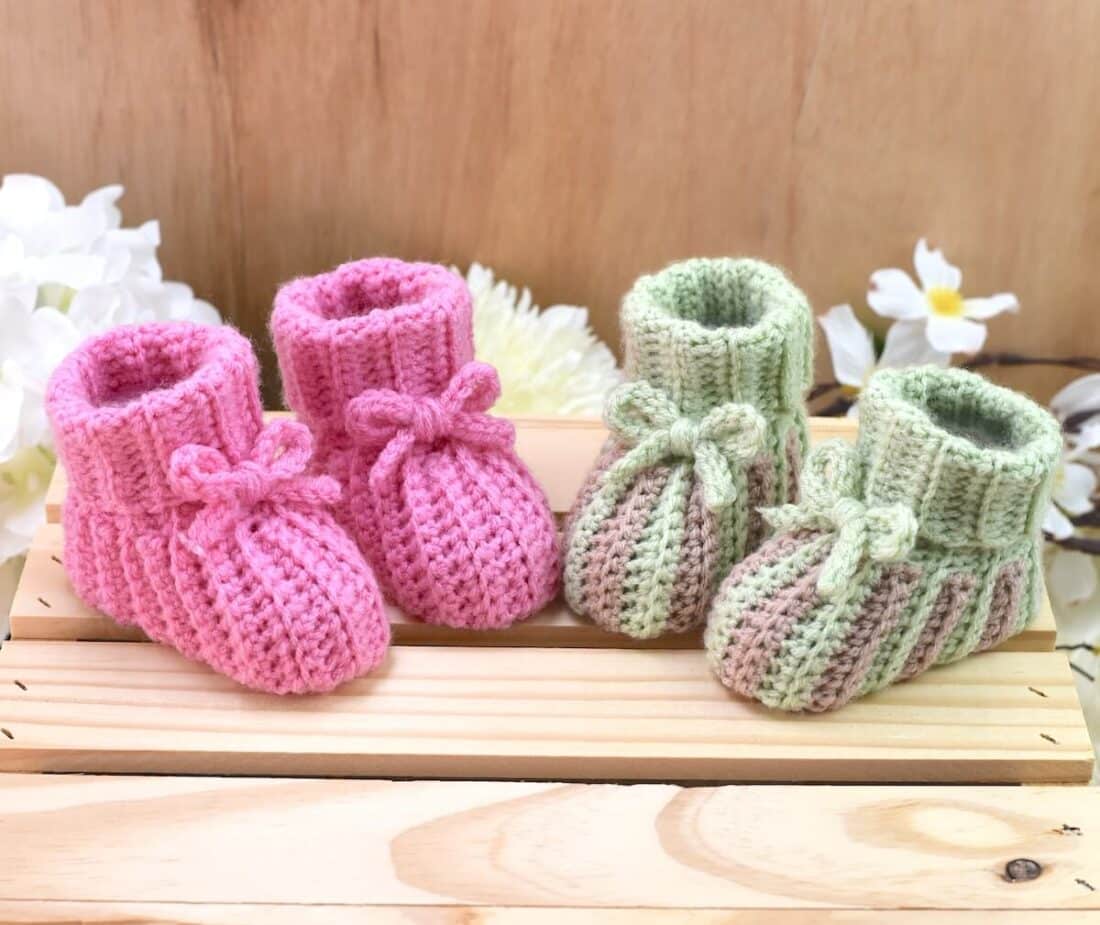 Crochet Baby Booties Pattern | Cute & Easy - Zamiguz