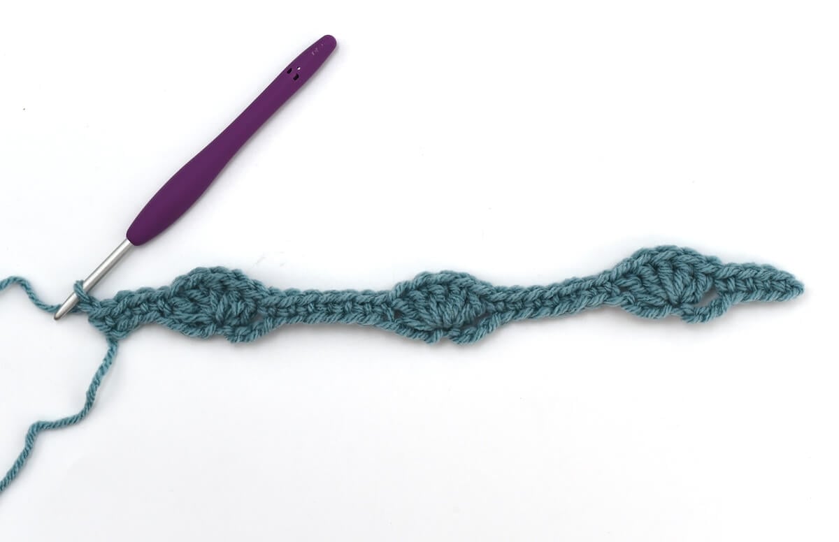 Beautiful 3D Crochet Fan Stitch Step by Step - Zamiguz