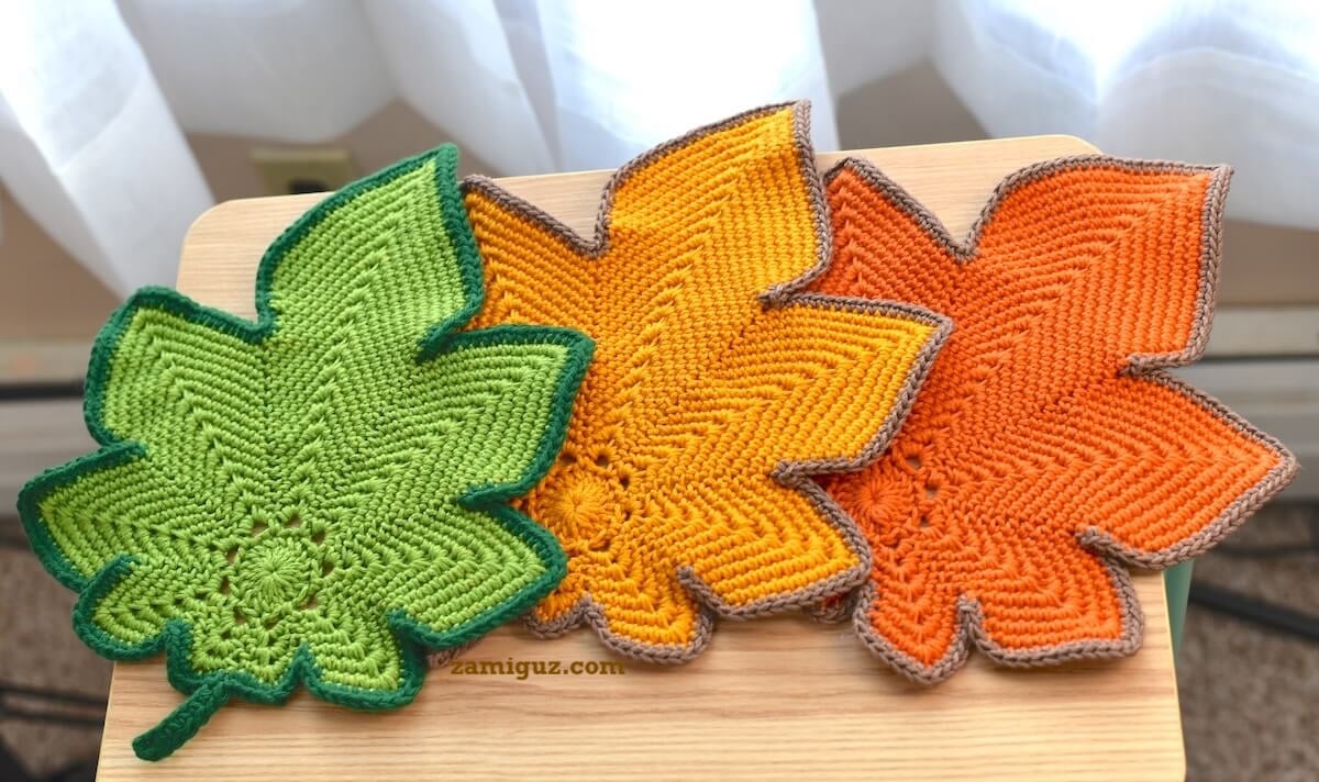 Maple Leaf Crochet Pattern (Perfect for Fall!) - Zamiguz